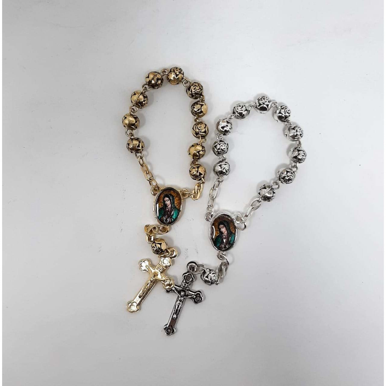 Decenario metálico con medalla de La Virgen de Guadalupe